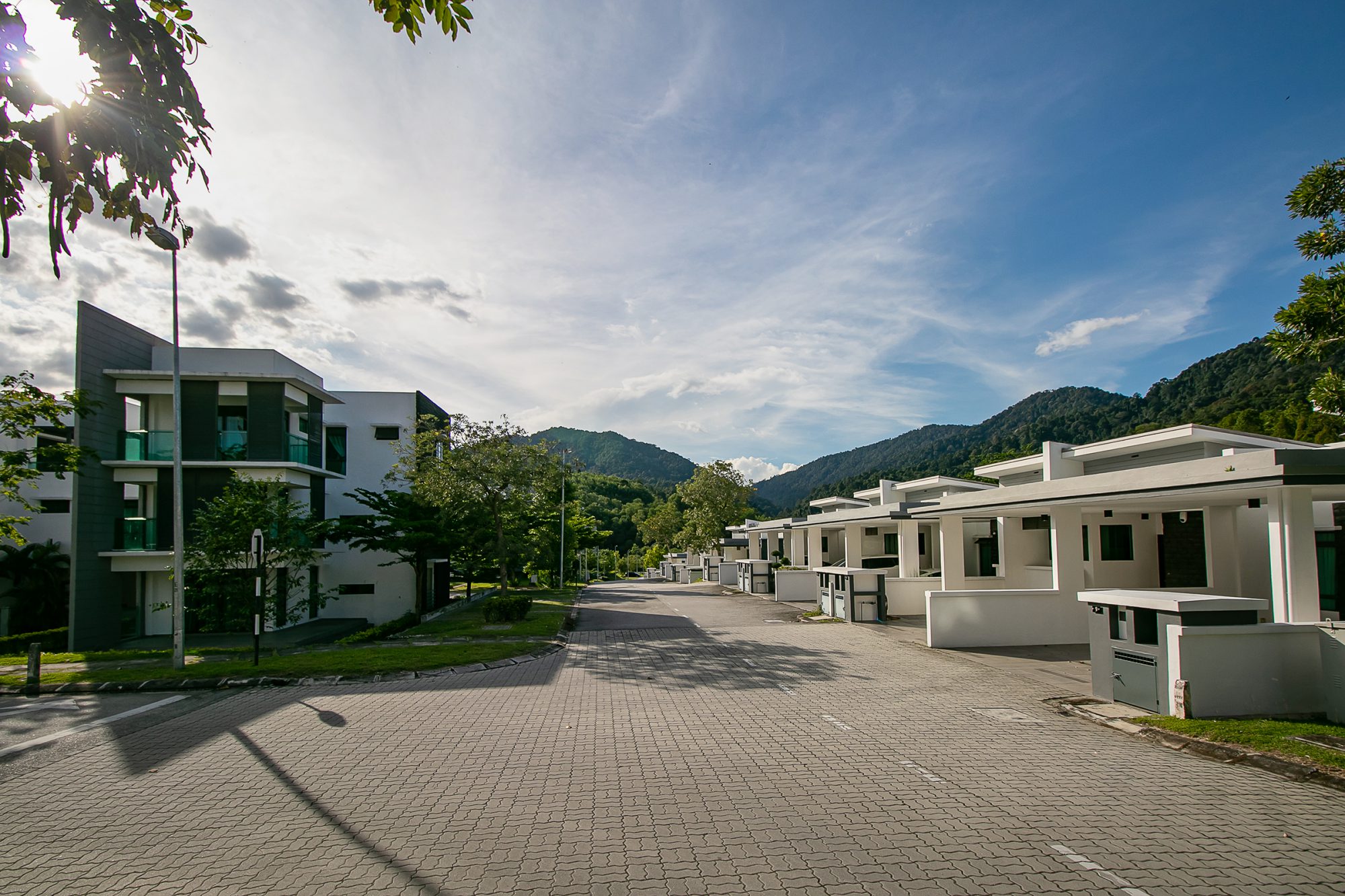 LIVE – Meru Valley Golf Resort